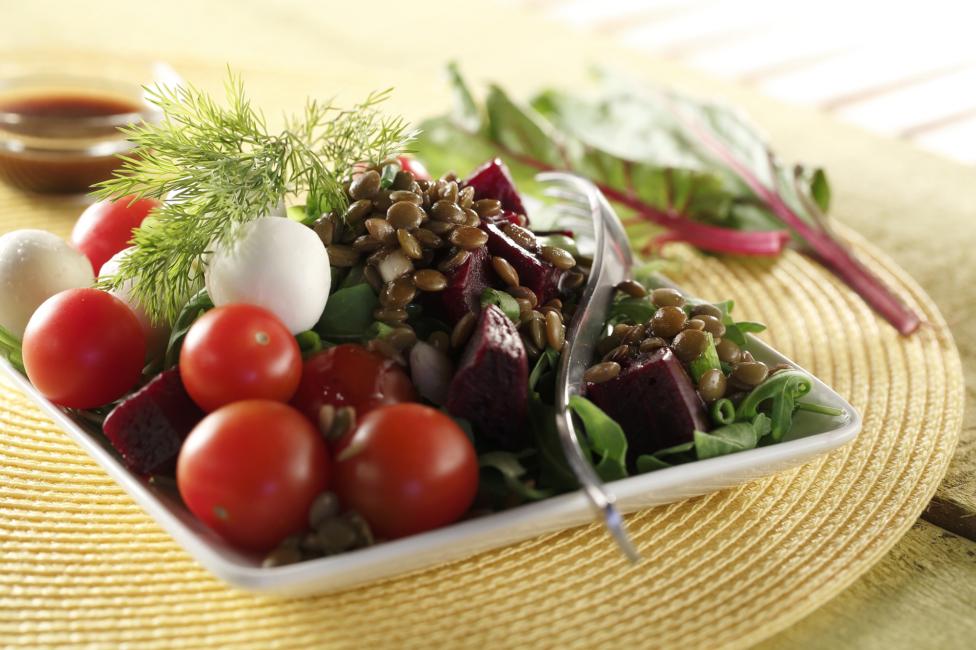 Lentil, Tomato & Beet Salad with Bocconcini – Lentils.org